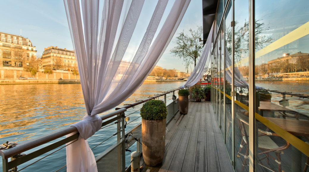 Les Jardins du Pont Neuf terrasse Restaurant - Le site des Péniches
